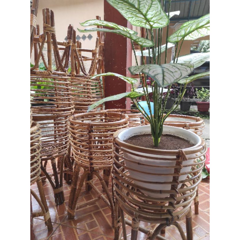 Jual standing rotan 50cm / standing pot rotan / standing planter ...