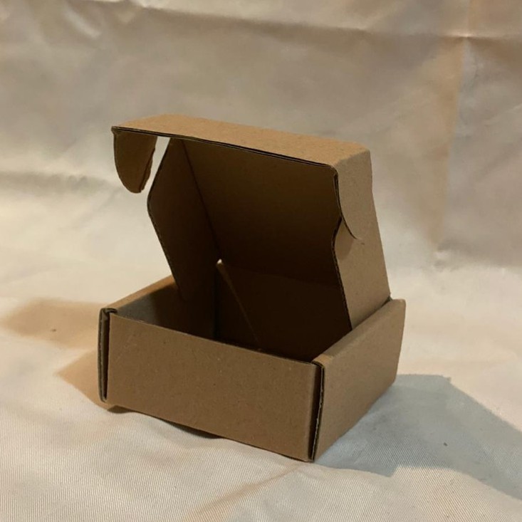 Jual Kotak Kardus Packaging Dus Kecil Polos Ukuran 8x8.5x3cm | Shopee ...