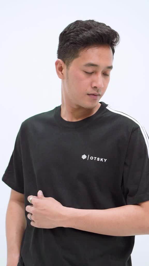 Jual Otsky Kaos Pria Two Strip Cotton Combed 24s (G) | Shopee Indonesia
