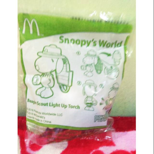 Jual Mainan MCD Snoopy World Beagle Scout Light Up Torch | Shopee Indonesia