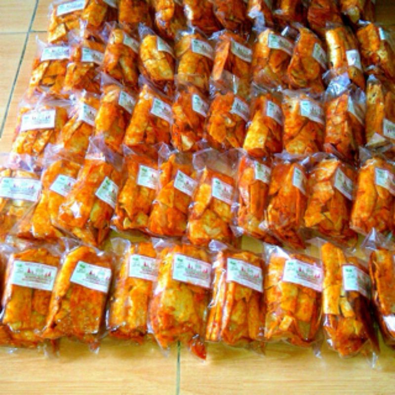 Jual Spicy Cassava Chips 200 bungkus Kripik Balado Padang BBsnacks ...