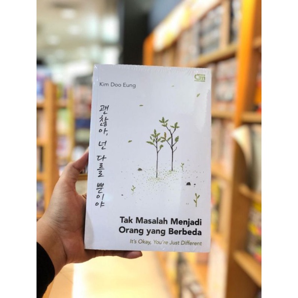 Jual Tak Masalah Menjadi Orang yang Berbeda | Shopee Indonesia