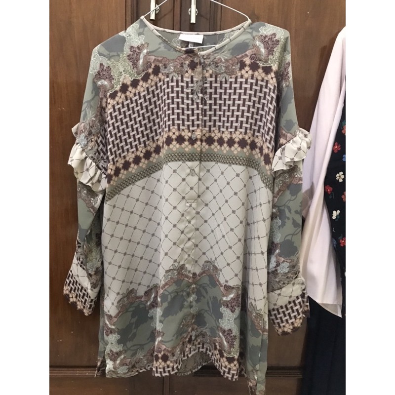 Jual preloved magi top ria miranda | Shopee Indonesia