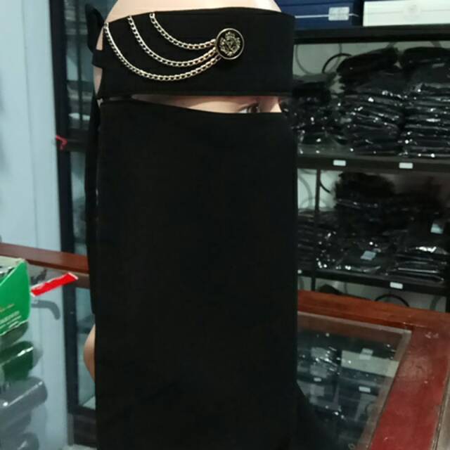 Jual Niqab bandana rantai gold black. Cadar niqab bandana | Shopee ...