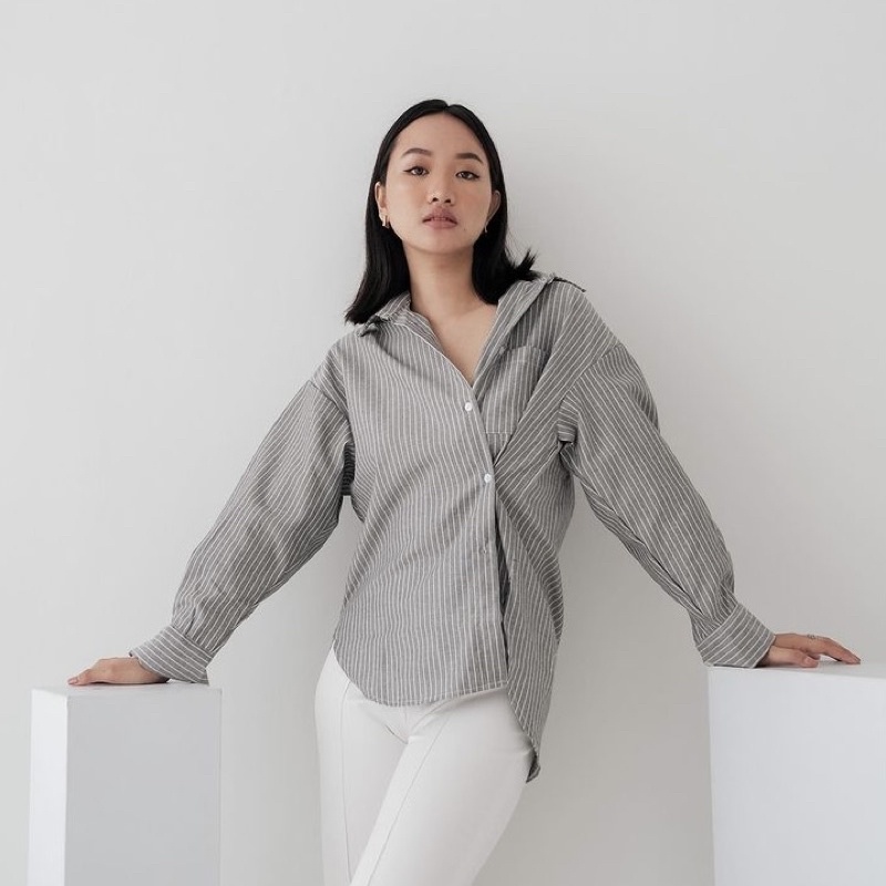 Jual Jini Multiway Shirt | Kemeja Button Down Multiways Formal ...