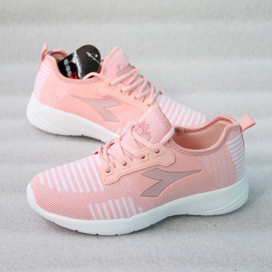Jual SEPATU RUNNING CASUAL WANITA DIA JOVEN WHITE PUTIH POLOS NO 38 ...