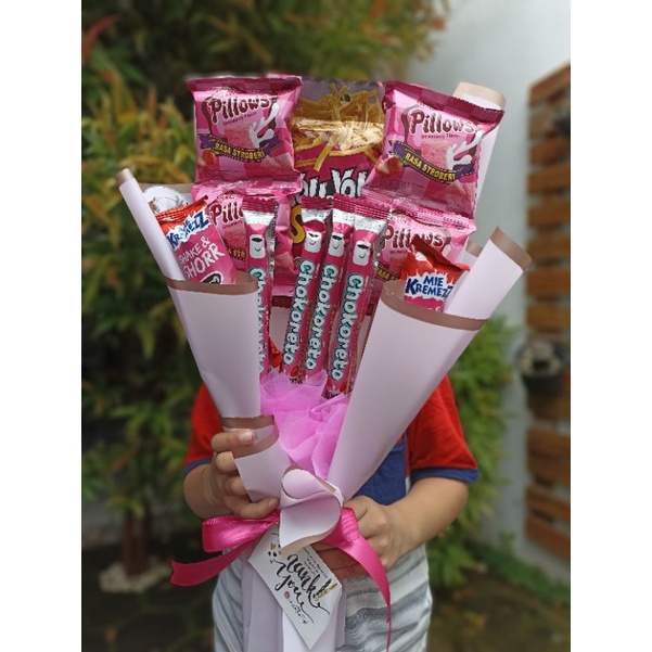 Jual BUKET SNACK BUKET ULTAH SNACK WISUDA ( SUDAH PACKING KARDUS ...