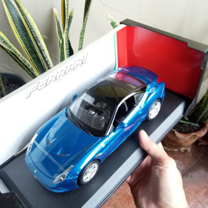 Jual Diecast mobil 1/18 Ferrari California T Hardtop Biru | Shopee ...