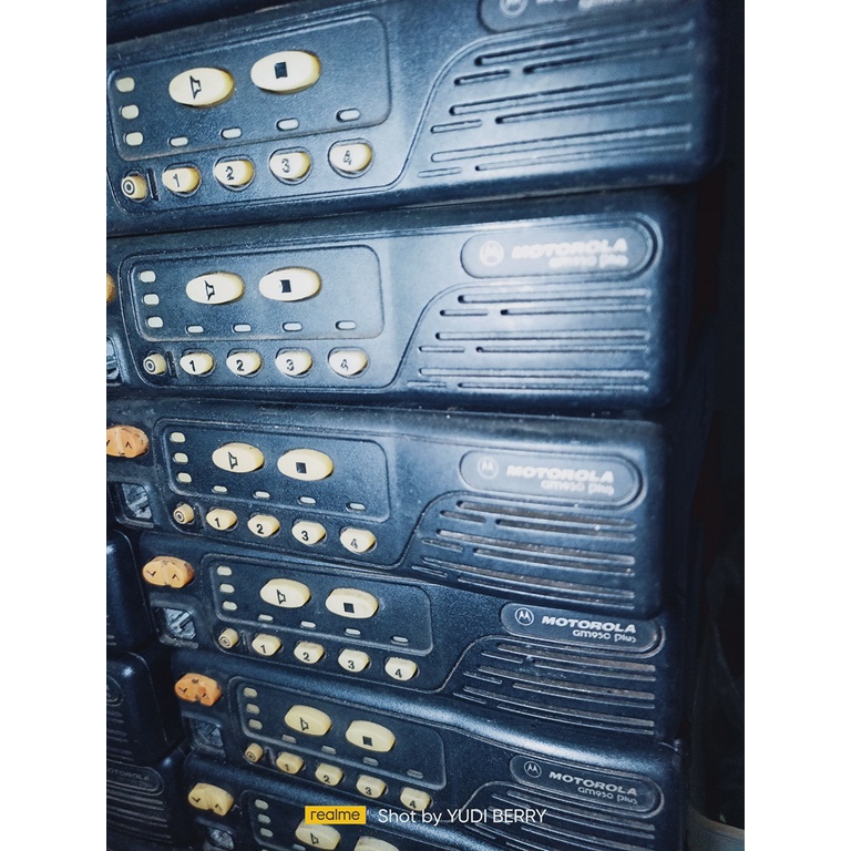 Jual RIG MOTOROLA GM950 PLUS UHF 400MHZ NORMAL STOK BANYAK COCOK BUAT ...