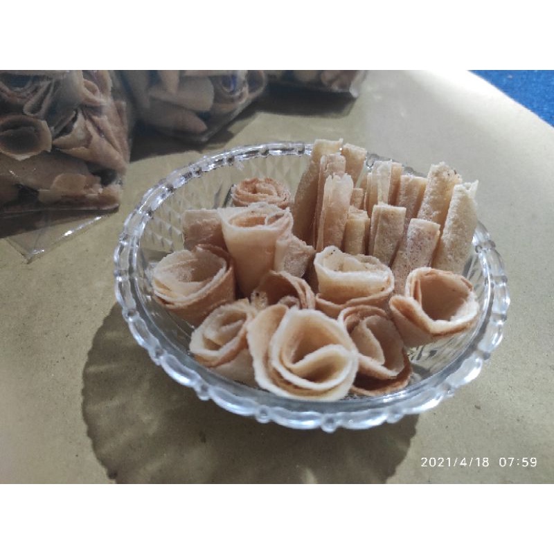 Jual OPAK GAMBIR!! KUE SEMPRONG KHAS BLITAR!! Renyah gurih non pengawet ...