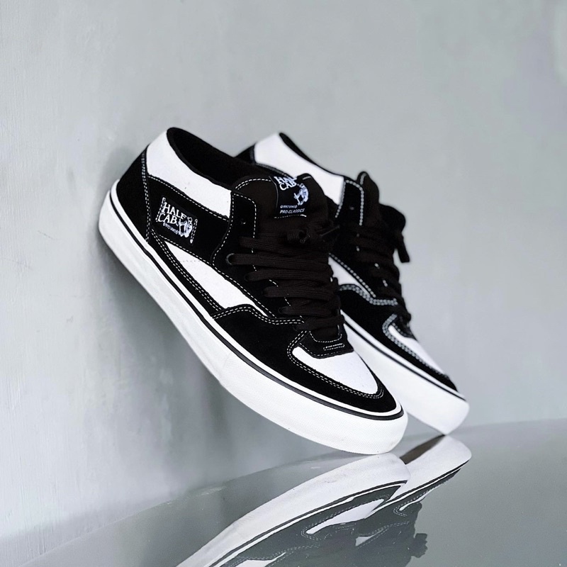 Jual VANS HALFCAB PRO WHITE/BLACK PANDA (ORIGINAL) | Shopee Indonesia