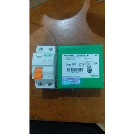 Jual RCCB ELCB DOMAE 2p 63A 30MA SCHNEIDER | Shopee Indonesia