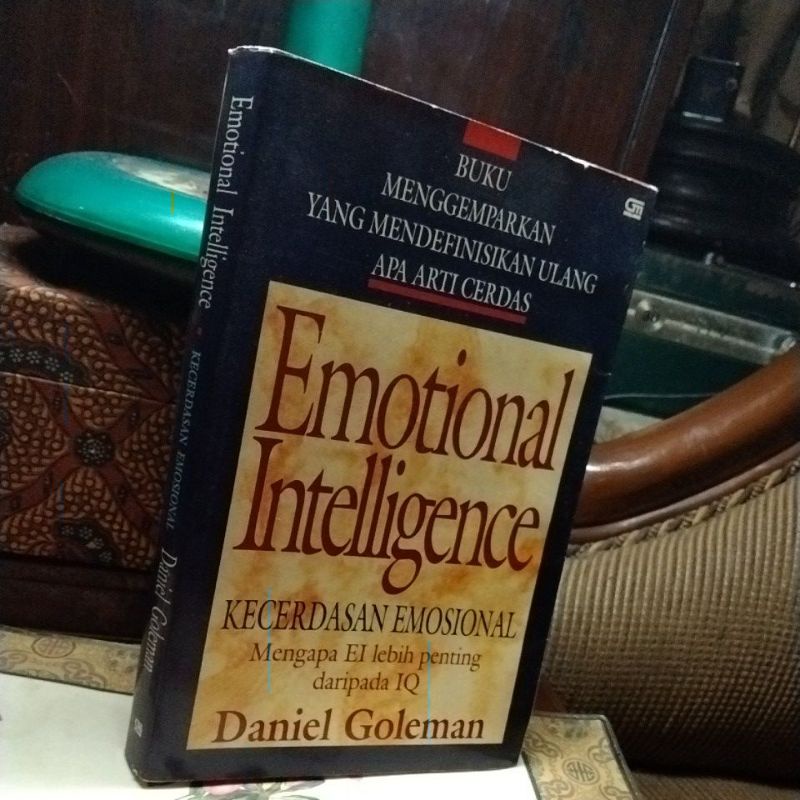 Jual EMOTIONAL INTELLIGENCE - DANIEL GOLEMAN | Shopee Indonesia