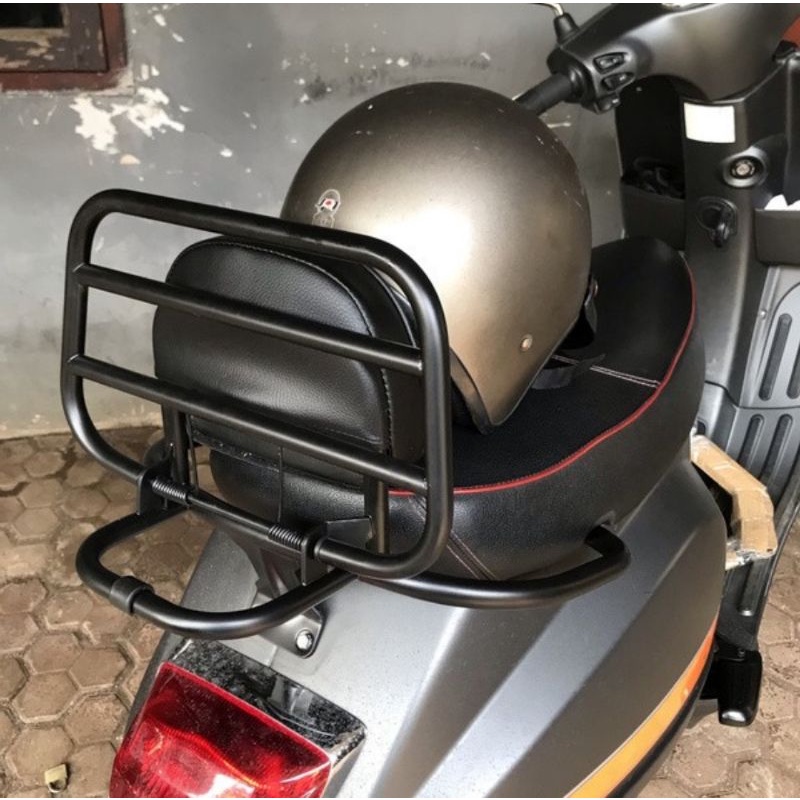Jual Aksesoris Vespa/Back rack+bantalan modern Vespa lx Lxv Dan s ...