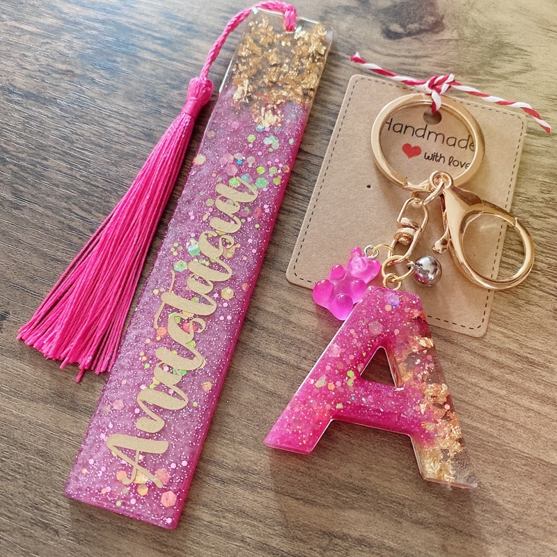 Jual Set Custom Bookmark & Keychain ( Pake Nama dan Initial ) | Shopee ...