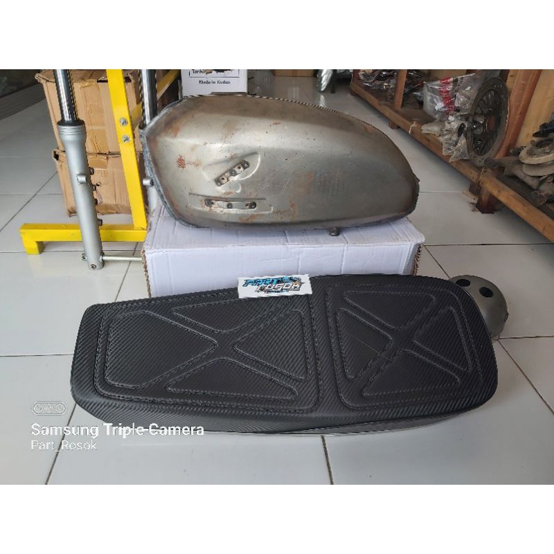 Jual Tangki Tengki CB Doraemon set Jok Cb carbon XX | Shopee Indonesia