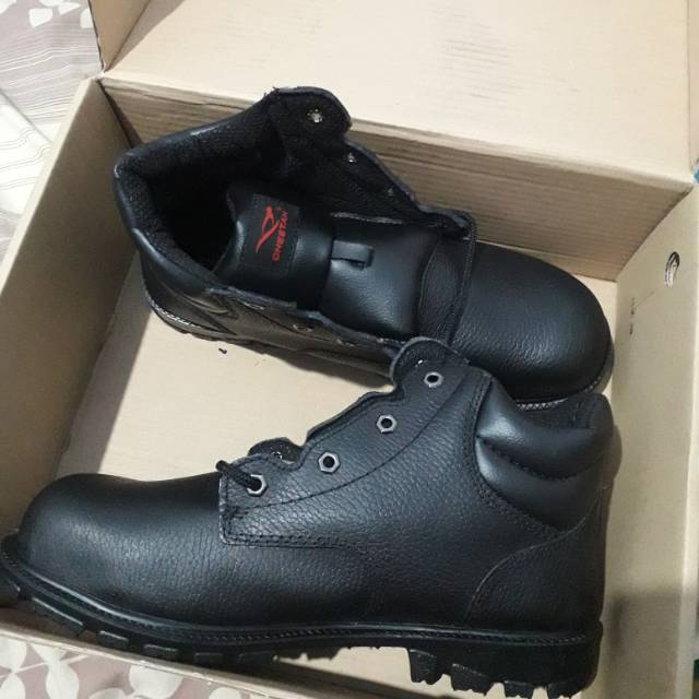Jual Sepatu safety uk 42 (sold) | Shopee Indonesia