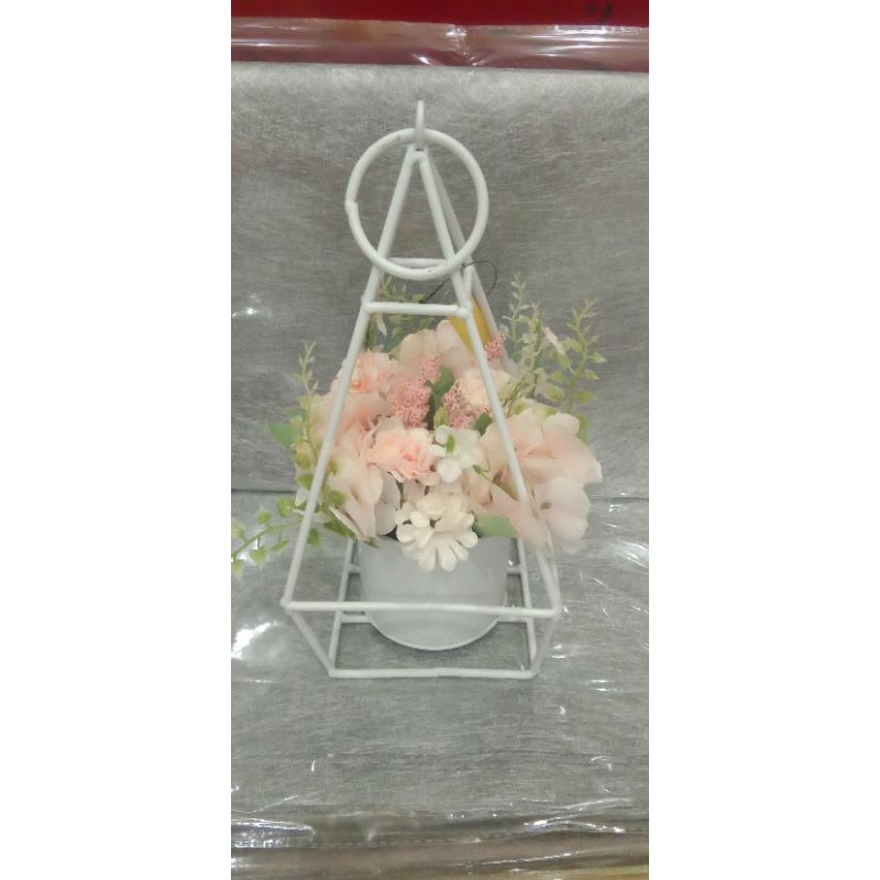 Jual Vas Besi Piramida | Shopee Indonesia