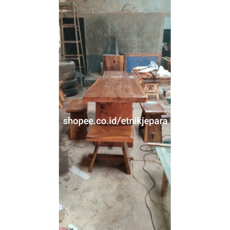 Jual Meja makan cafe resto kayu trembesi utuh tanpa sambungan 1 meja ...