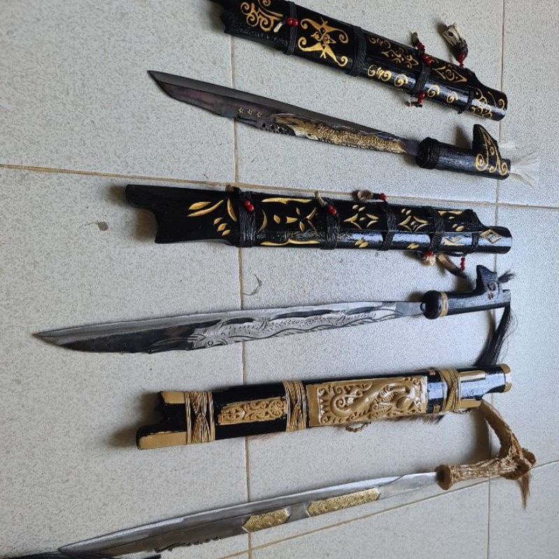 Jual MANDAU KHAS SUKU DAYAK PANJANG 65.cm MANDAU KHAS SUKU DAYAK ...
