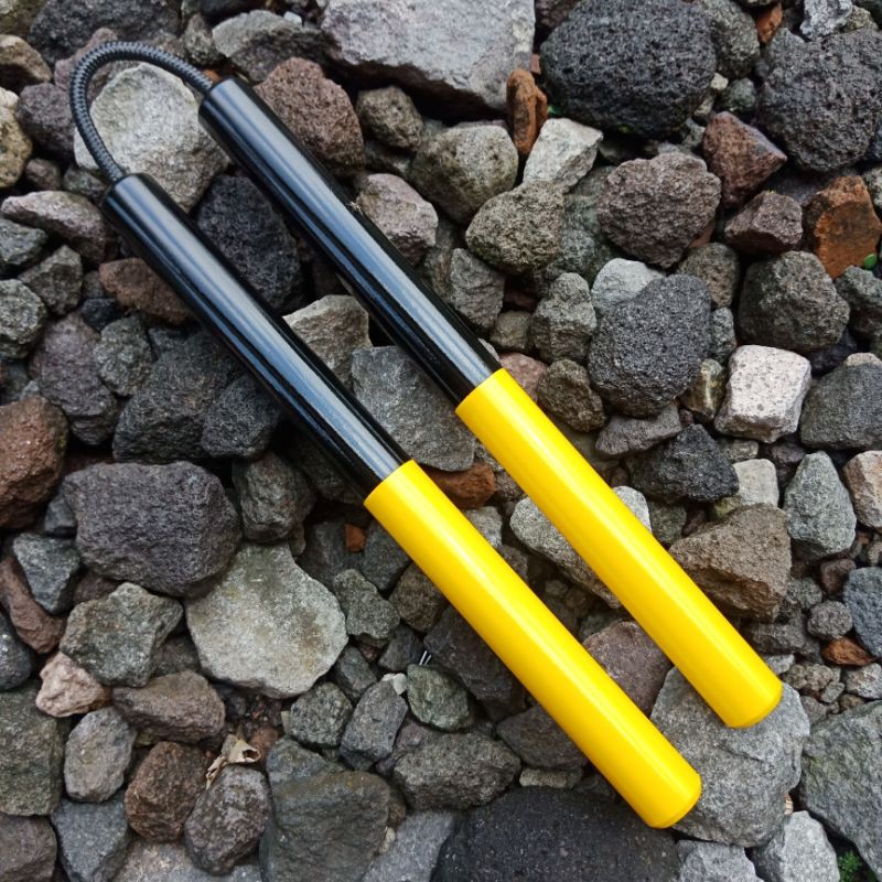 Jual nunchaku kayu tali hitam kuning freestyle | Shopee Indonesia