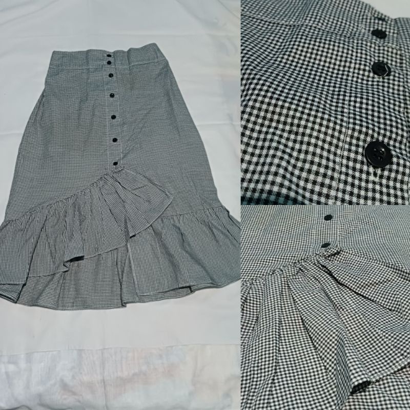 Jual Ruffle Skirt/Rok Ruffle Wanita Hitam Putih (Preloved) | Shopee ...
