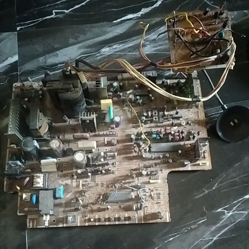 Jual mesin tv Sharp original 14r20,mati protek bagian regulator ...