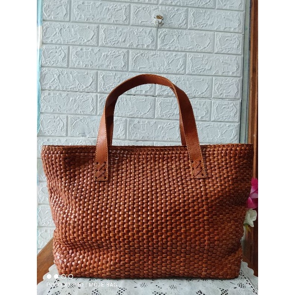 Jual Tas map kulit asli model hobo handmade anyam MOJE jogja | Shopee ...