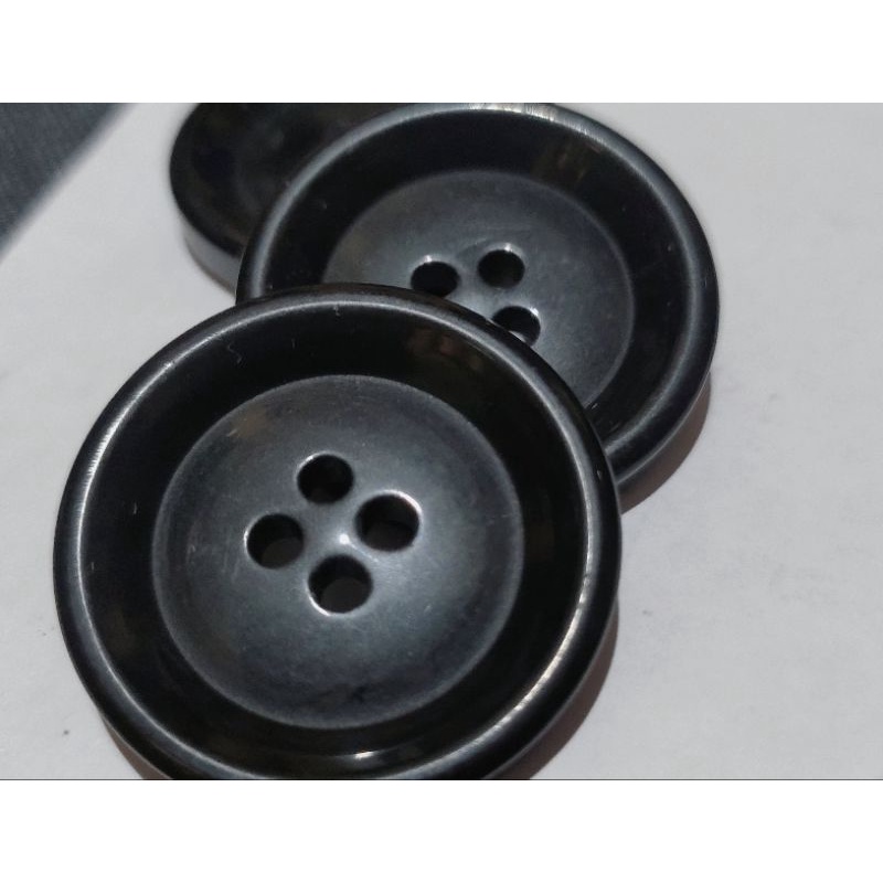 Jual Kancing Hitam Coat Ukuran 28 MM (12 biji) | Shopee Indonesia
