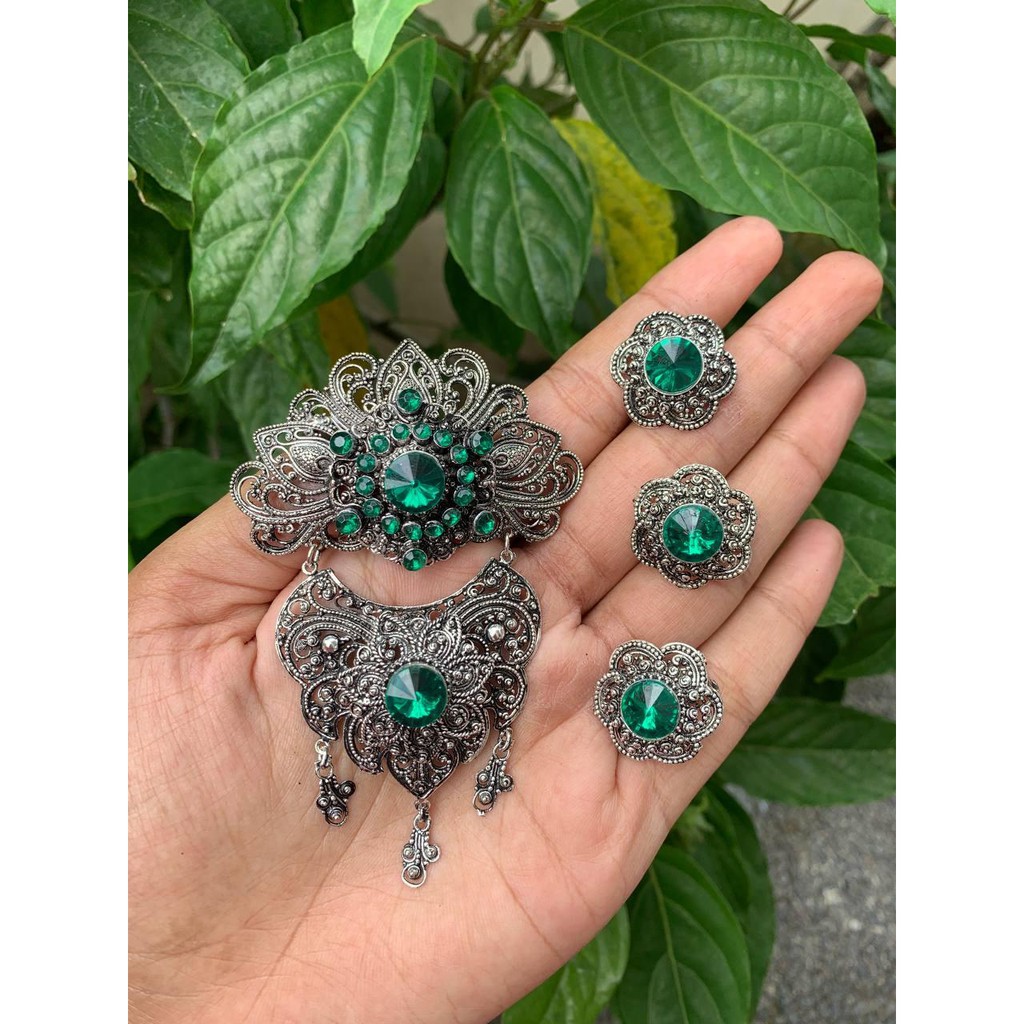 Jual bros alpaka bali set kebaya motif t2 kipas perak bakar | Shopee ...