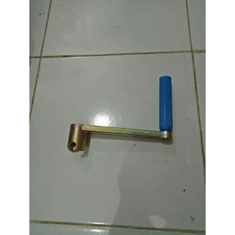 Jual engkol mesin/starting handle diesel dong feng R 175A/R 180(7pk-8pk ...