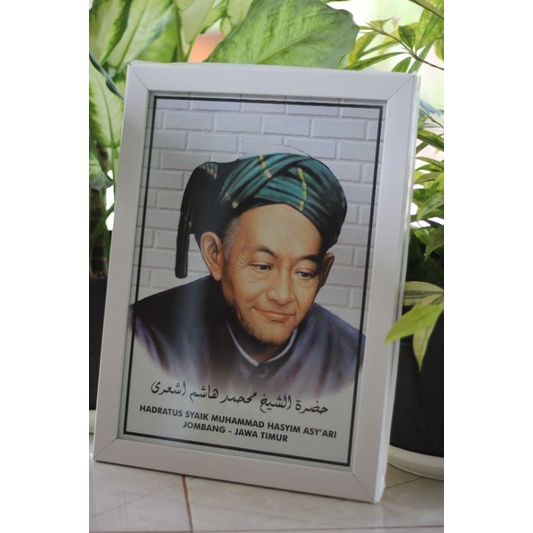 Jual BINGKAI FOTO KH. HASYIM ASYARI PIGURA FRAME BESAR | Shopee Indonesia