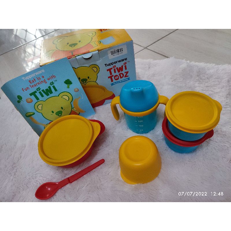 Jual Alat makan anak tupperware tiwi todz | Shopee Indonesia