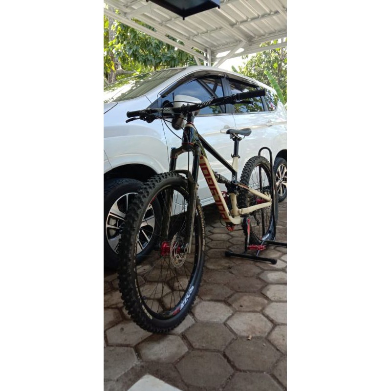 Jual SEPEDA POLIGON D7 PESANAN | Shopee Indonesia