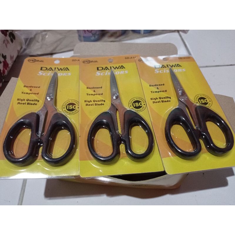 Jual Gunting Kecil Daiwa M2000 Stailess Stell Tajam Gagang Besar Box ...