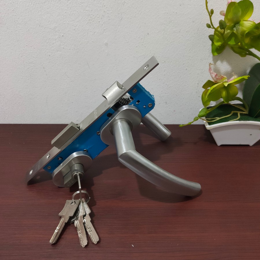 Jual Handle pintu almunium, laver handle 002 include body kunci ...