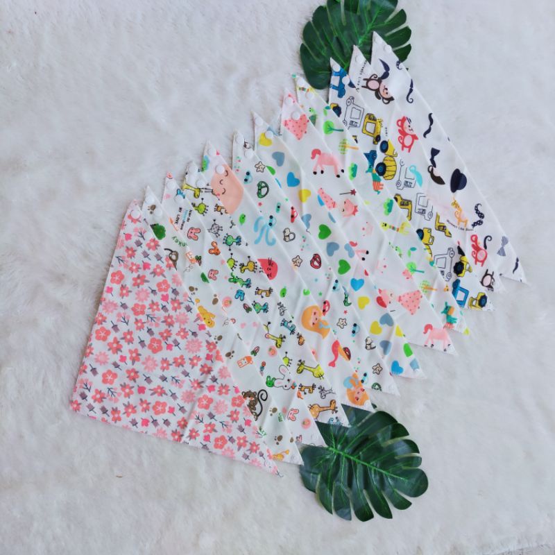 Jual Sleber Segitiga Tatakan Makan Tadah Iler Clemek bayi | Shopee ...