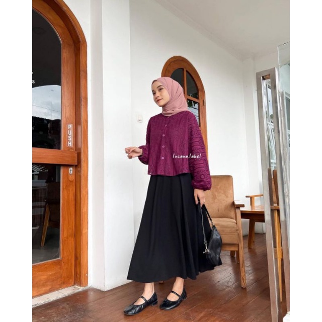 Jual Lacey Crop by Locana Label | Shopee Indonesia