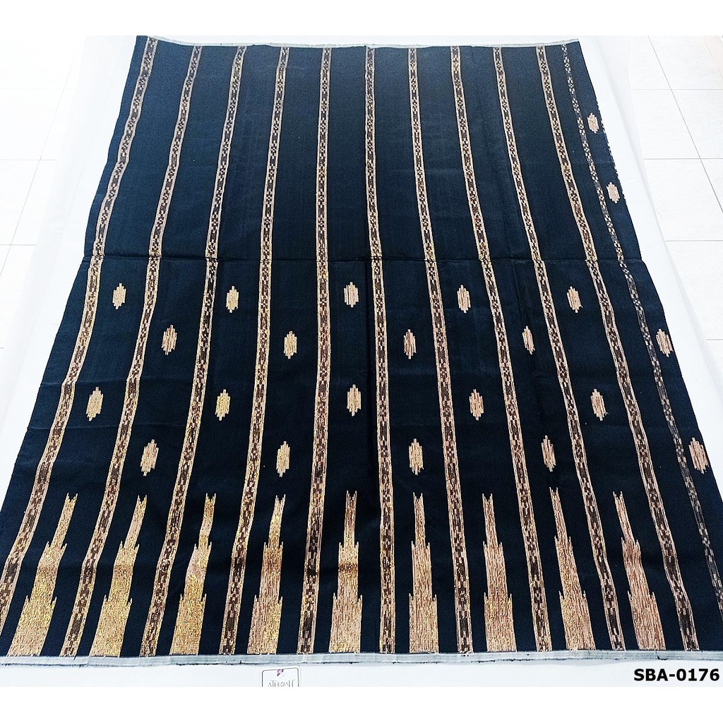 Jual Sarung Bugis Makassar Athirah Hitam Salem Gold- Tenun Sengkang SBA ...