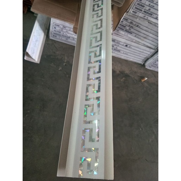 Jual Lis plafon pvc profil samping / List plavon profil pvc lebar 6cm ...
