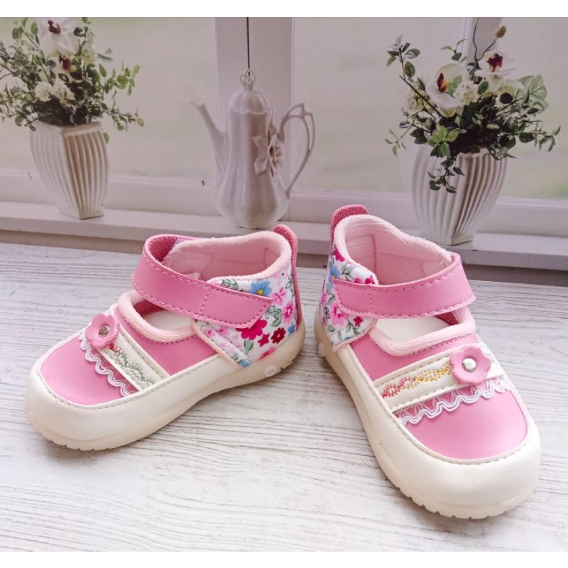 Jual Sepatu Anak Perempuan Motif Bunga Cantik Renda Umur 1- 3 Tahun ...