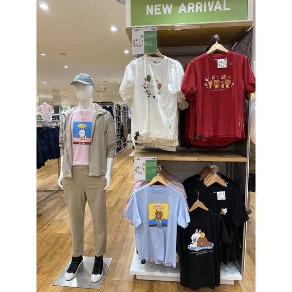 Jual Uniqlo Tshirt Kaos UT Line Friends | Shopee Indonesia