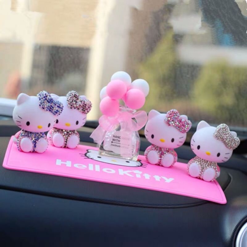 Jual Barang mobil boneka hello kitty (satuan) pajangan mobil hello ...