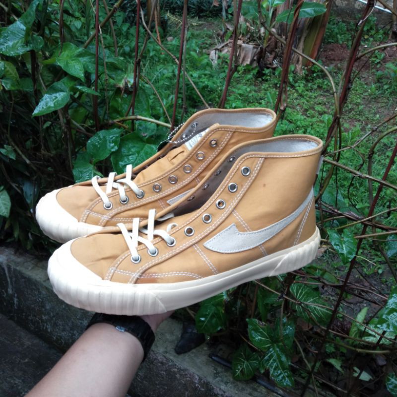 Jual Sepatu compass vintage HI mustrad 43 harga retail | Shopee Indonesia