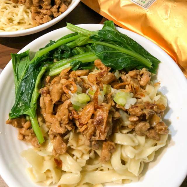 Jual [1 porsi] Mie ayam frozen lebar / Bakmi halal siap saji / instant ...