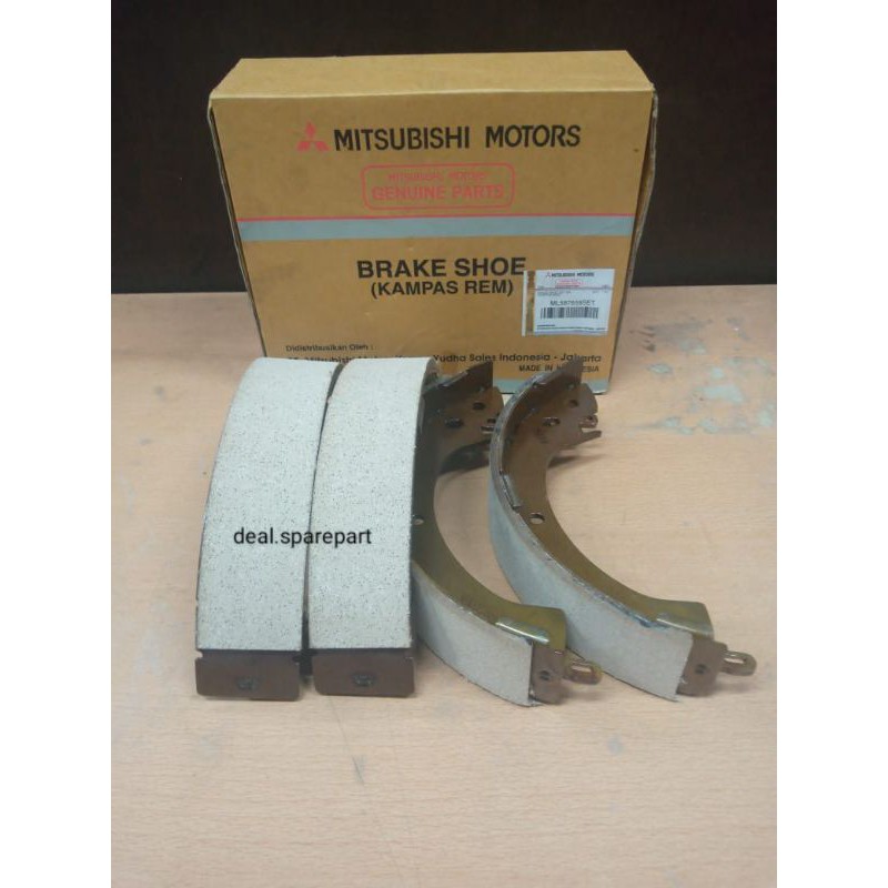 Jual Kampas Rem Belakang Brake Shoe Set Original Mitsubishi L300 ML587659SET | Shopee Indonesia