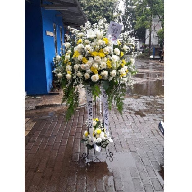 Jual standing flowers duka cita/bunga duka cita/bunga standing ...