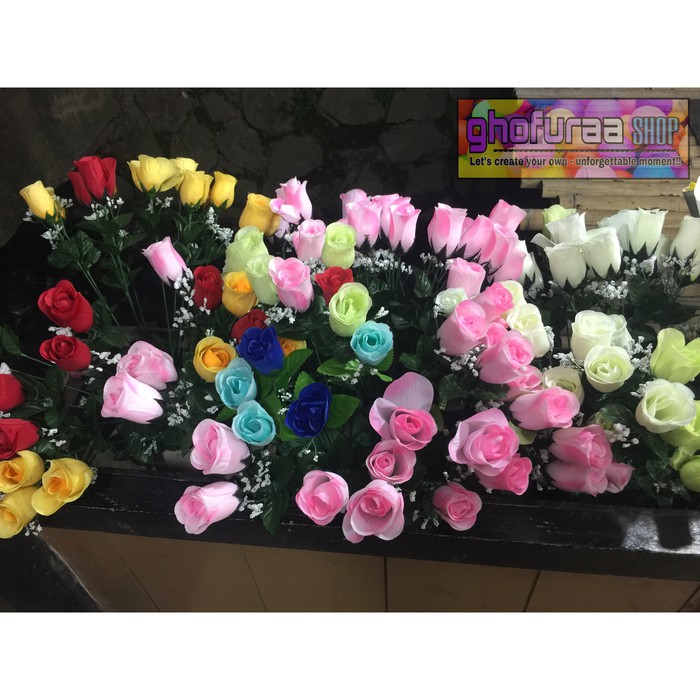 Jual PAKET BUKET BUNGA MAWAR MERAH PUTIH KUNING PINK REPLIKA PLASTIK ...