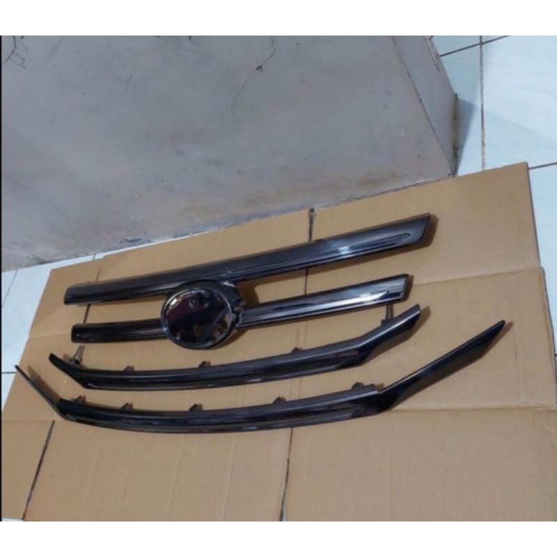 Jual LIST GRIIL RUSH 2018 SAMPAI 2022 TOYOTA ORIGINAL | Shopee Indonesia