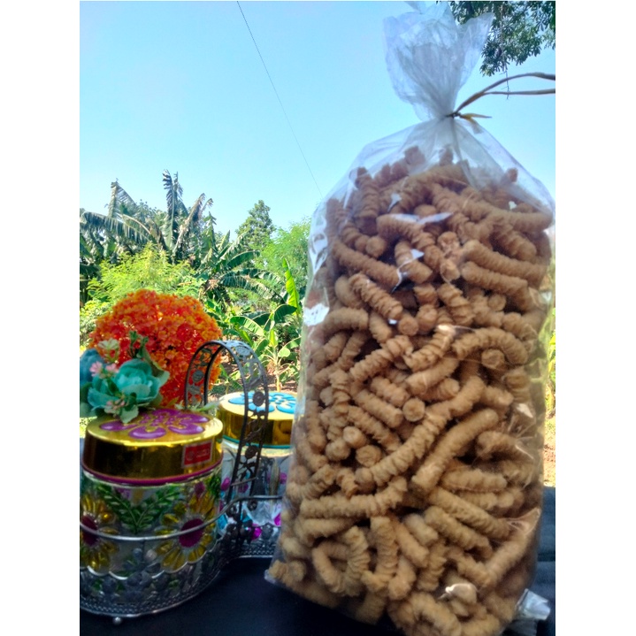 Jual Kue Akar kelapa 1 bal isi 1kg/ snack ulat sagu keju | Shopee Indonesia